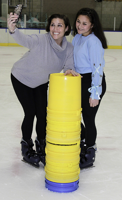 Ice Skating Sessions | Open Skate Times | Skatetown Ice Arena Roseville CA